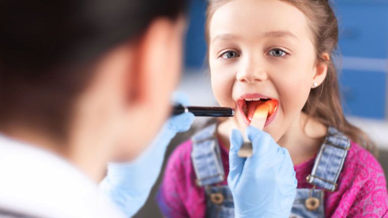 Hajhullás, szívbelhártya-gyulladás, magatartásproblémák – a ...