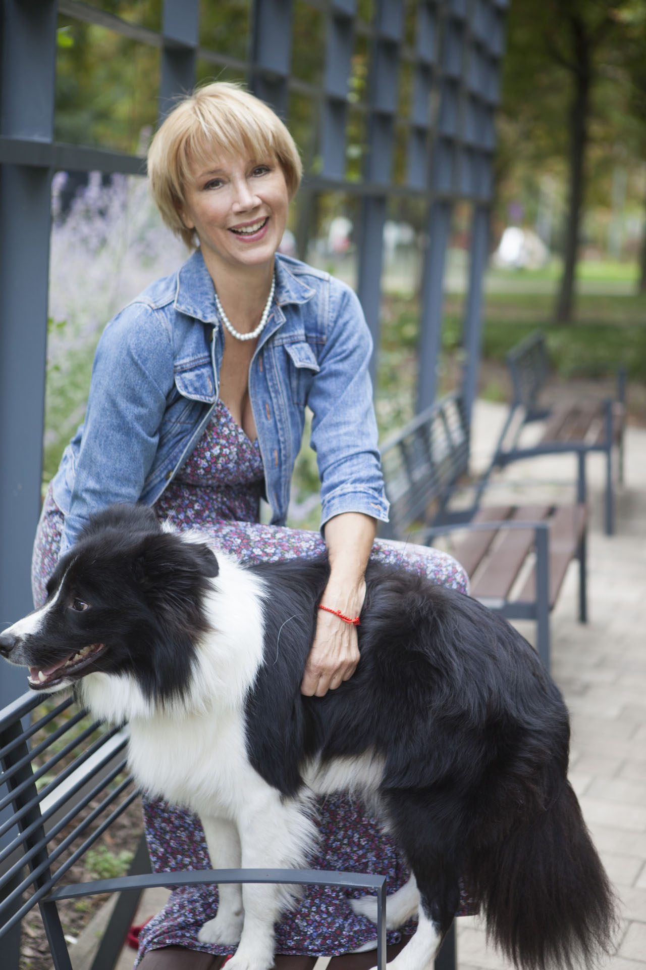 55 éves lett Xantus Barbara