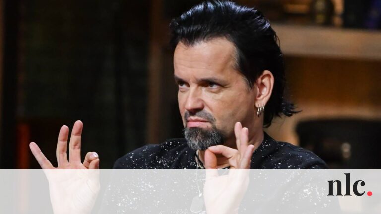 Több lábon áll Fejes Tamás