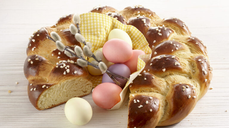 Süss velünk: nincs húsvét fonott kalács nélkül!