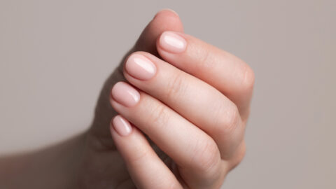 Emiatt alakulnak ki redők az ember körmein