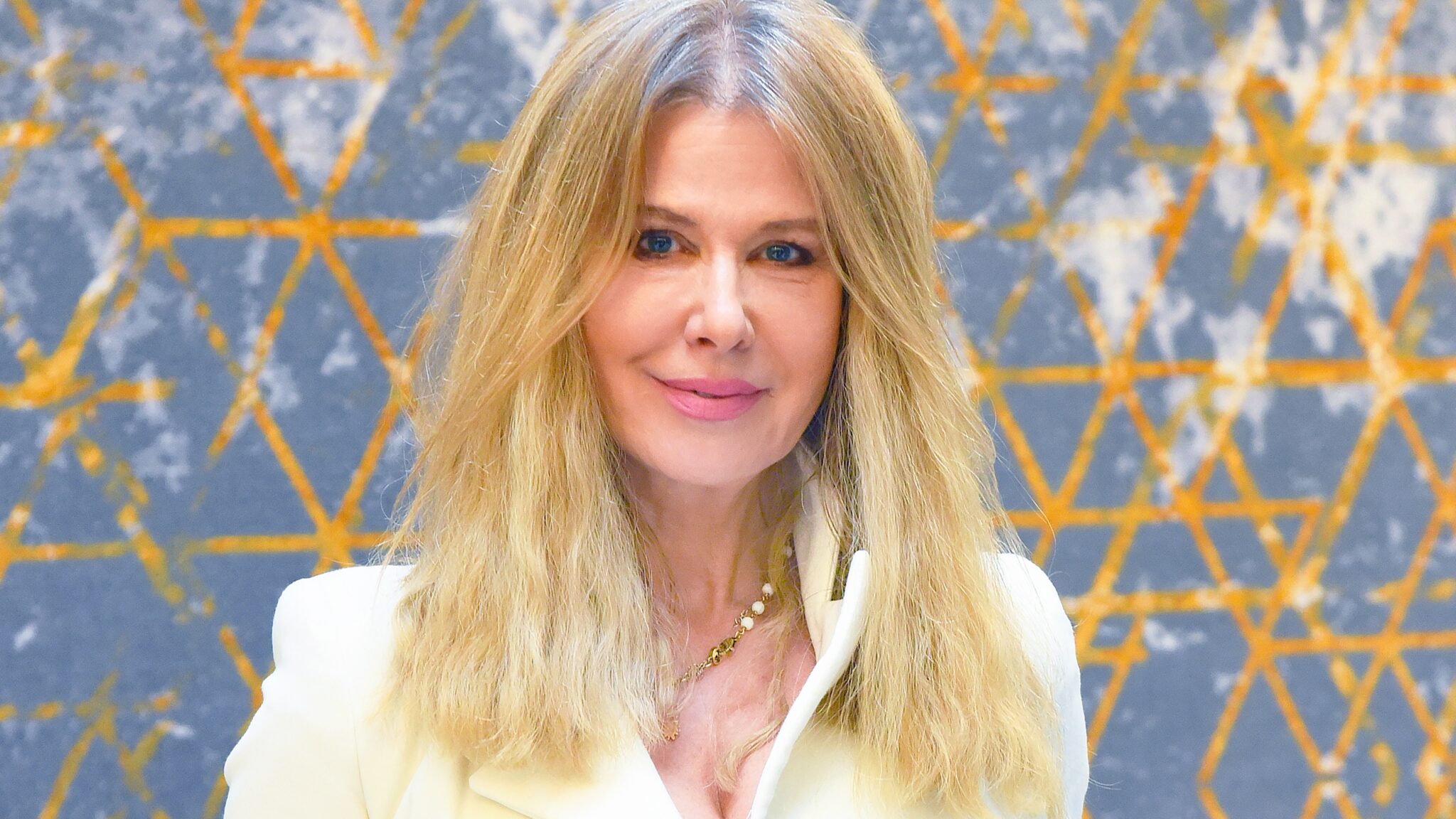 Sütő Enikő korát meghazudtolóan karcsú